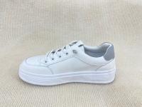 China Women pure white and flat heel sport shoes with breathable mesh and lace up for sale