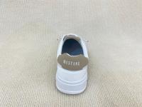 China Women comfort flat heel sport shoes with breathable mesh and lace up for sale