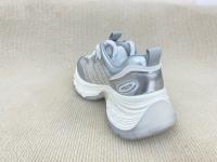China Women white running shoes with thick soled and breathable mesh upper genuine leather for sale