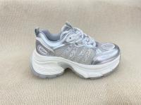China Women white running shoes with thick soled and breathable mesh upper genuine leather for sale
