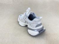 China Women white running shoes with thick soled and breathable mesh upper for sale