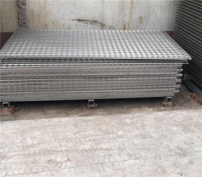 China Anti Aging 6 Gauge Welded Wire Mesh Fence Panels 2x2 for sale