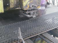 China 0.3mm Perforated Galvanized Steel Sheet & Stainless Plate - 1x2m to 1.22x2.44m Sizes with Round Square Hexagonal Hole Patterns for sale