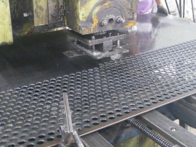 China 0.3mm Perforated Galvanized Steel Sheet & Stainless Plate - 1x2m to 1.22x2.44m Sizes with Round Square Hexagonal Hole Patterns for sale
