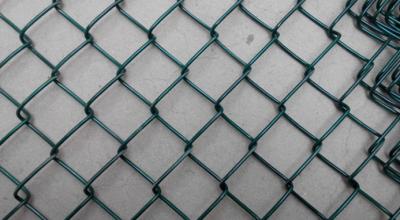 China Galvanized PVC Coated Chain Link Fence 5x5cm Hole 1.8m Height 25m Length for sale