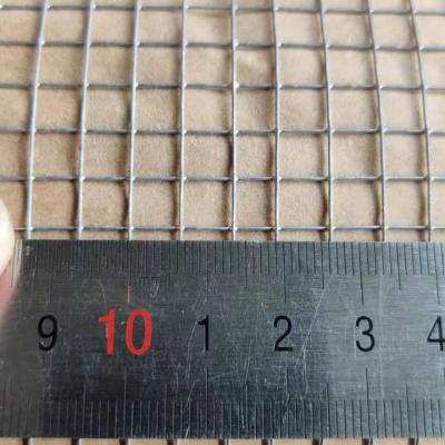 China 304 Stainless Steel Welded Wire Mesh 2/3 Inch x 2/3 Inch 0.9mm 1m x 30m Roll for sale