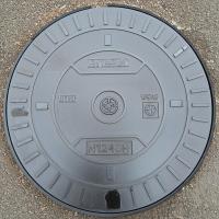 China EN124 D400 Cast Iron Manhole Cover 700mm Round 400kN Load Capacity for Urban Roads for sale