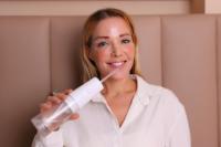 China Oral Healthy Cordless Water Flosser Teeth Cleaning 300ml Water Tank Ergonomics for sale