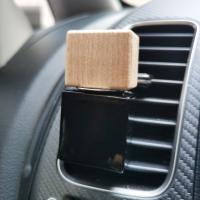 China 8ml Black Clip Wooden Cap Car Perfume Bottle Air Outlet Diffuser All Black Vent Bottle for sale