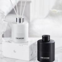 China Elegant Round Reed Diffuser Bottle Shiny Black And White 150ml Empty Perfume Diffuser Bottle for sale