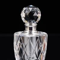 China Professional Luxury Faceted Glass Crystal Perfume Bottle For Wedding Favors Valentine Gift for sale