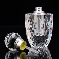 China Professional Luxury Faceted Glass Crystal Perfume Bottle For Wedding Favors Valentine Gift for sale