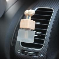 China 8ml Rattan Wood Ball Car Perfume Bottle with Wooden Lid for sale