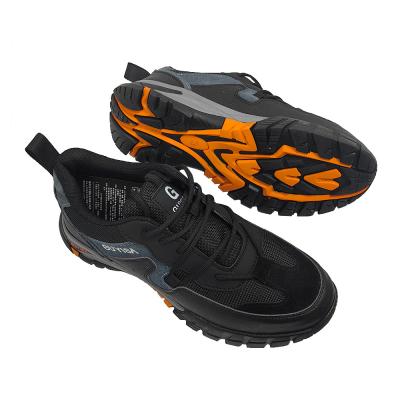 China Sturdy and Impact-Resistant Men's Industrial and Construction Work Sneakers with Steel Toe Safety Features for sale