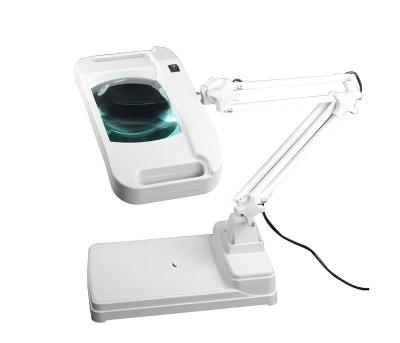 China Large Lens Illuminated Magnifying Lamp Desktop LED Source Size 177mm X 113mm for sale