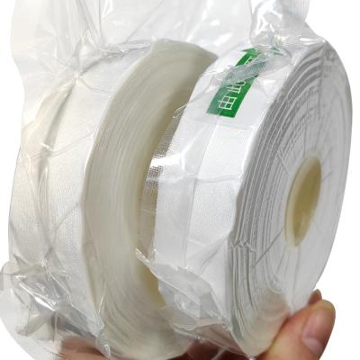 China Spunlace Non Woven Cleaning Dry Microfiber Cleanroom Wipes Roll For Lab for sale