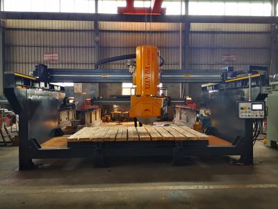 China Integrated Bridge Saw Cutting Machine 3200x2000mm Worktable 20.5kw for Stone Processing for sale