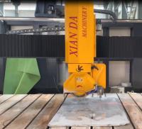 China 4 Axis Linkage CNC Bridge Cutting Machine 18.5kw 350-450mm Blade Automatic Table for sale