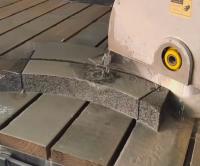 China 5-Axis Bridge Cutting Machine for Stone Profiling with 350-600mm Blade Range and 500mm Lifting Stroke for sale