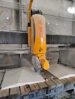China Xianda 5 Axis CNC Bridge Saw 3200x2000mm Marble Granite Quartz Stone Cutting Machine 26KW for sale