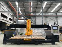 China 4 Axis CNC Bridge Saw Stone Cutting Machine 3200x2000mm Worktable 15kw for Granite Marble Quartz for sale