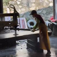China XHS-250/300 Manual Polishing Machine - 2500/3000mm Gyro Radius, 5.5kW Motor for Stone Grinding for sale