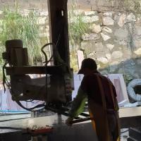 China XHS-250/300 Manual Polishing Machine - 2500/3000mm Gyro Radius, 5.5kW Motor for Stone Grinding for sale