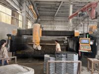 China 5 Axis CNC Bridge Saw Cutting Machine with 360° Blade Rotation for 3200x2000mm Stone Processing for sale