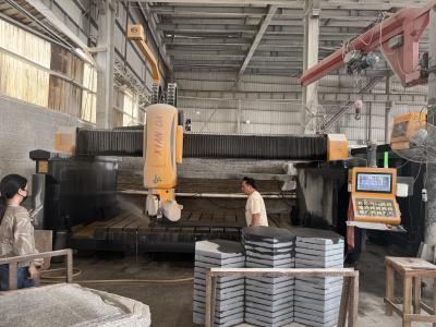 China 5 Axis CNC Bridge Saw Cutting Machine with 360° Blade Rotation for 3200x2000mm Stone Processing for sale