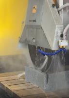 China 5 Axis CNC Bridge Saw Cutting Machine with 360° Blade Rotation and 3200x2000mm Processing Size for Stone Fabrication for sale