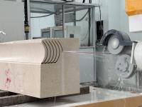 China CNC Diamond Wire Saw Machine with 360° Rotating Table and 15KW Spindle for High Cutting Precision for sale
