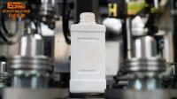 China Semi-Auto PET Bottle Blowing Machine 2 Cavity 3500 BPH 2L Max Volume Q3000 for sale