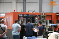 China 3000BPH 1500ml Automatic PET Blowing Machine 2 Cavity Plastic Bottle Blow Molder for sale