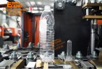 China Fully Automatic 2 Cavity PET Bottle Blowing Machine 2L 2000-2500 BPH for sale