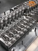 China Custom PET Bottle Blowing Mold ISO9001 DIN1.2344 Steel 1-4 Cavity for sale