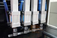 China CE ISO Semi Auto PET Bottle Stretch Blowing Machine 4 Cavity 2600-2800 BPH 2L for sale