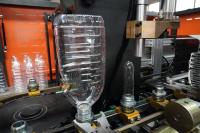China Single Cavity PET Bottle Blowing Machine 800BPH 5L Bottle Barrel Moulding Machine YCQ-5L-1 for sale
