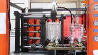 China Automatic PET Blow Moulding Machine 5L Olive Oil Bottle 380V 50Hz 700-900 BPH for sale