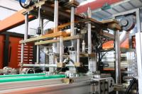 China Automatic PET Blow Molding Machine 2 Cavity 1200-1300 BPH for Beverage Bottles for sale
