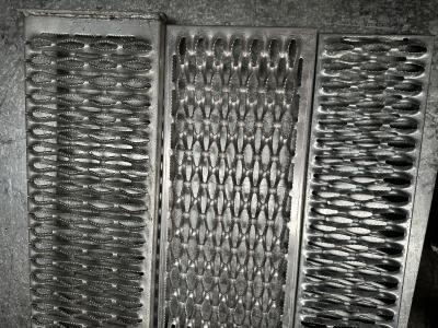 China Natural Color Crocodile Mouth Perforated Grip Strut Safety Grating 1.0-5.0mm Anti Slip for sale