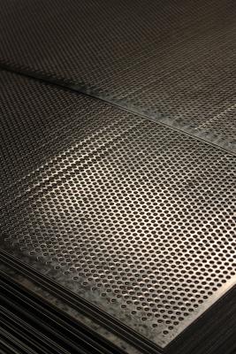China 1250x2550mm Manganese Perforated Steel Sheet Round Holes Screening Wear Resistance for sale
