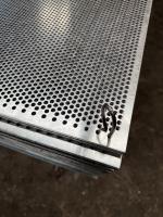 China 0.8mm Thick Anti Slip Safety Grating Grip Strut Plank for Safety Barriers 1.22x2.44m for sale