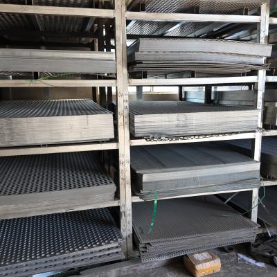 China 2mm Thick Galvanized Perforated Steel Grating Mesh For Shelf Decking for sale