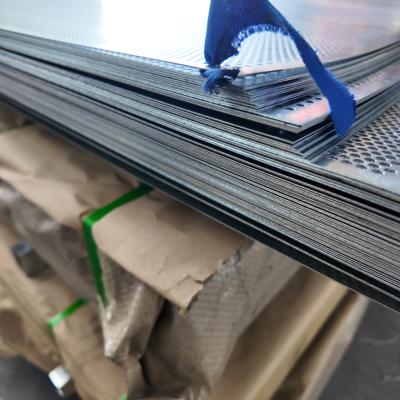 China 1.5mm Thick Perforated Anti-Slip Floor Plate 1000x2000mm Hot Dipped Galvanized Steel for sale