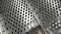 China Full CNC Punching Burr-Free Round Hole Staggered Perforated Mesh 0.5-3mm 1.22x2.44m for sale