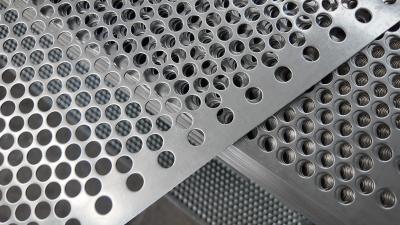 China CNC Uniform Round Hole Stainless Steel Sheet 304 1.22x2.44m Large Stock for sale