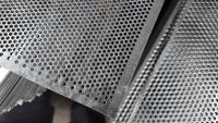 China Galvanized Perforated Mesh Plate 1.22x2.44m Anti-Slip Steel Sheet Cuttable Ventilation for sale
