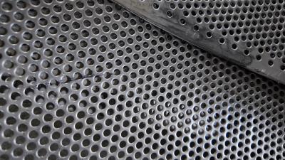 China SUS304 Stainless Steel Perforated Sheet 0.5-3mm for Automation Cabinet Vent Grille for sale