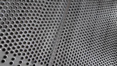 China Galvanized Perforated Mesh Plate 1.22x2.44m Anti-Slip Steel Sheet Cuttable Ventilation for sale