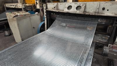 China 316 Stainless Steel Perforated Metal Plate 0.5-3mm Thick for Food Liquid Filter for sale